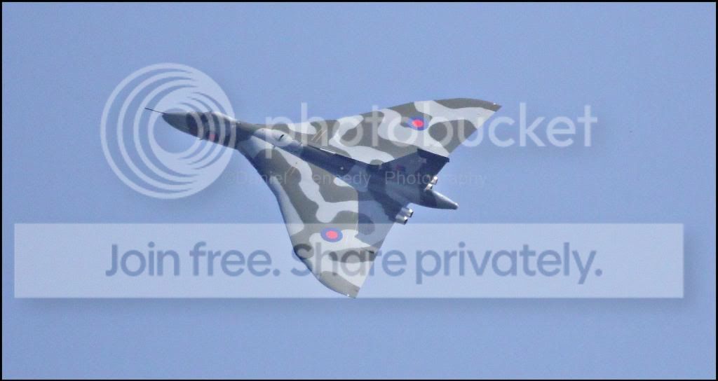 Vulcan XH558 display waddington airshow - FighterControl