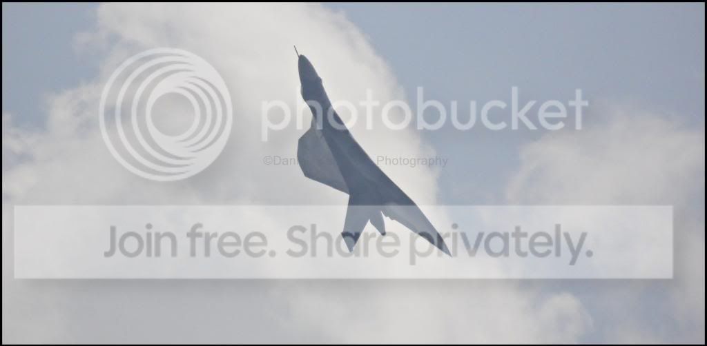 Vulcan XH558 display waddington airshow - FighterControl
